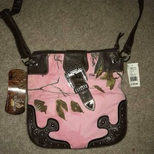 Realtree | Bags | Realtree Pink Camouflage Crossbody Satchel | Poshmark